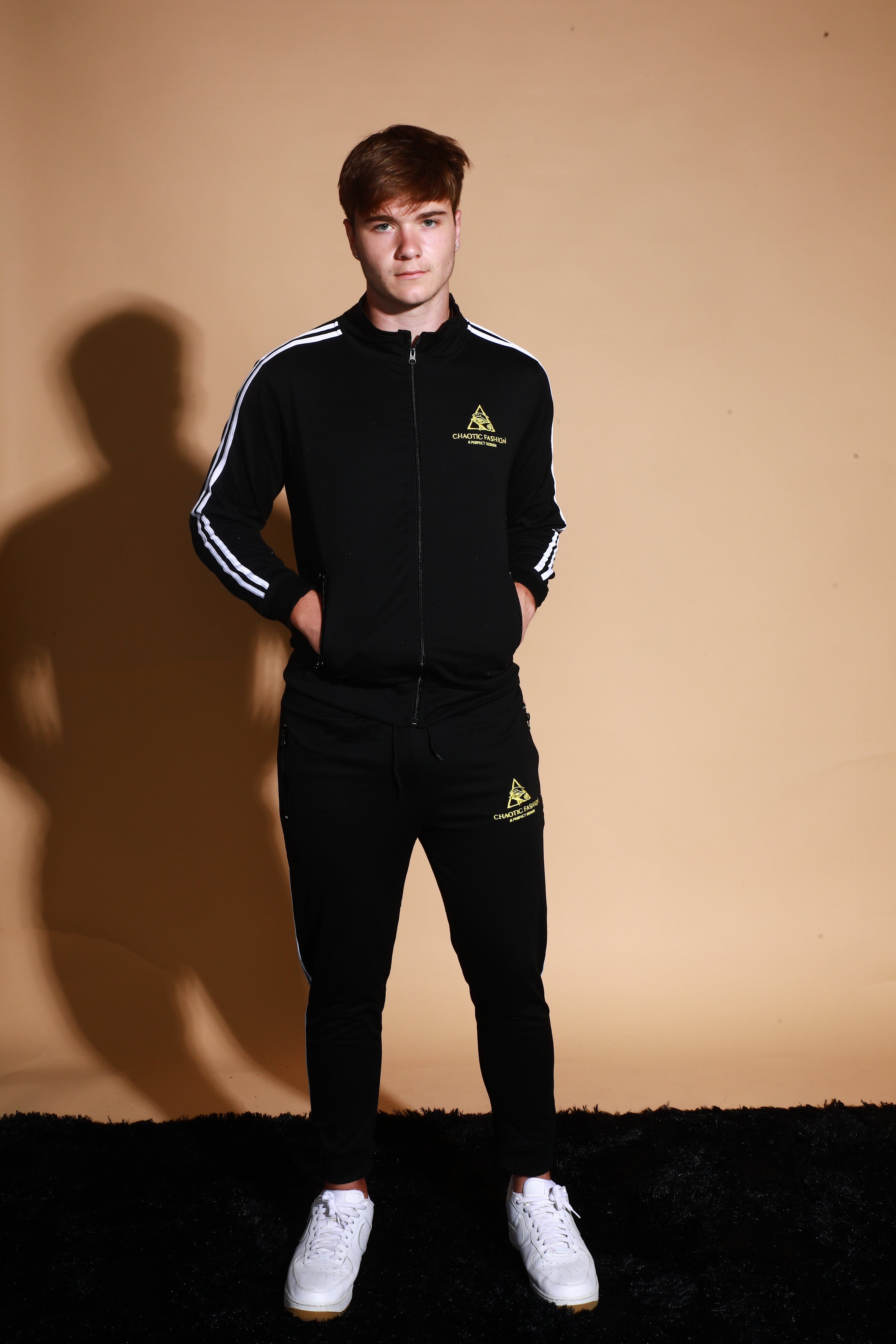 Chaotic Tracksuit – Chaotic Fashioń